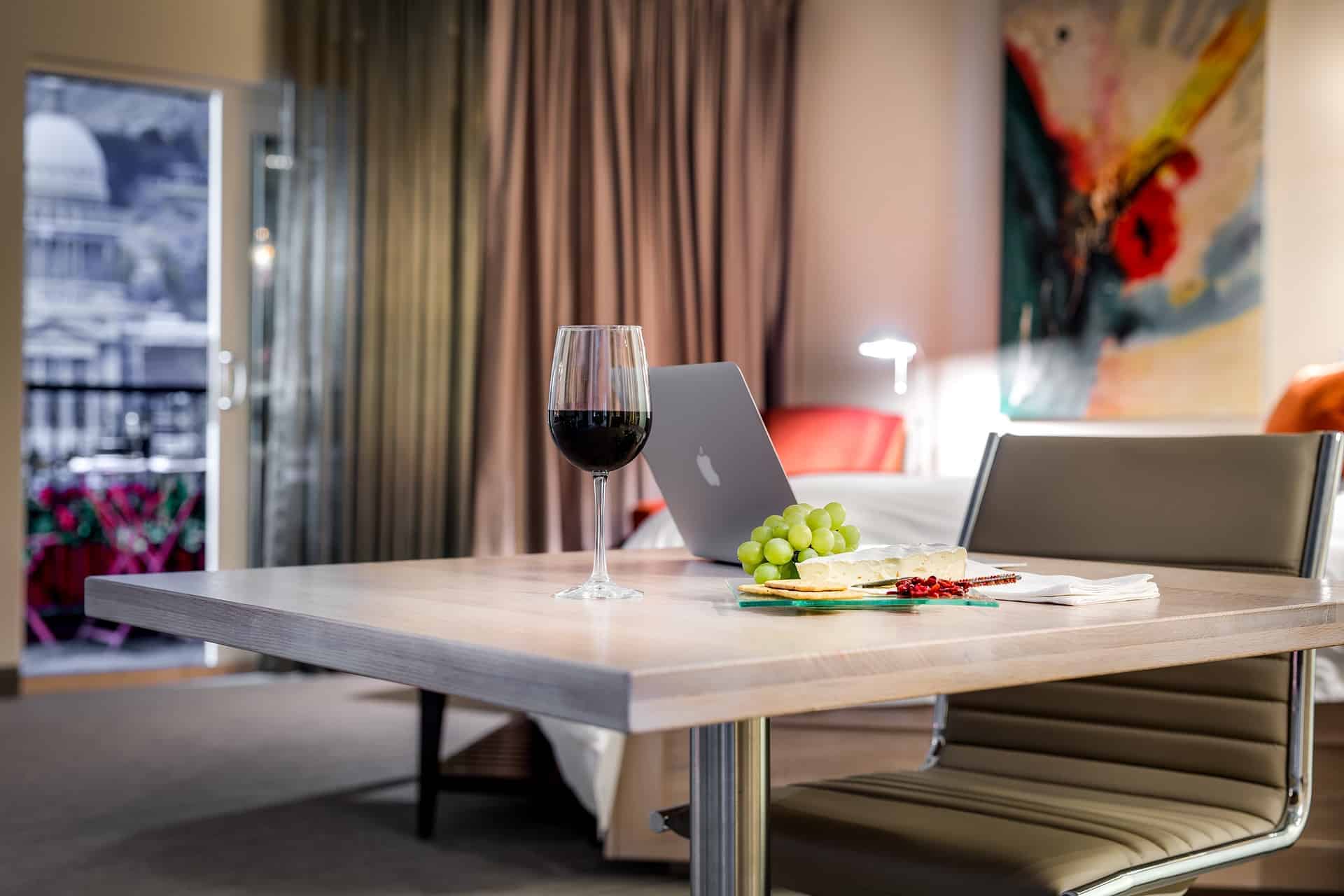 10 Genius Hotel Room Hacks | Steal These Hotel Tips and Tricks
