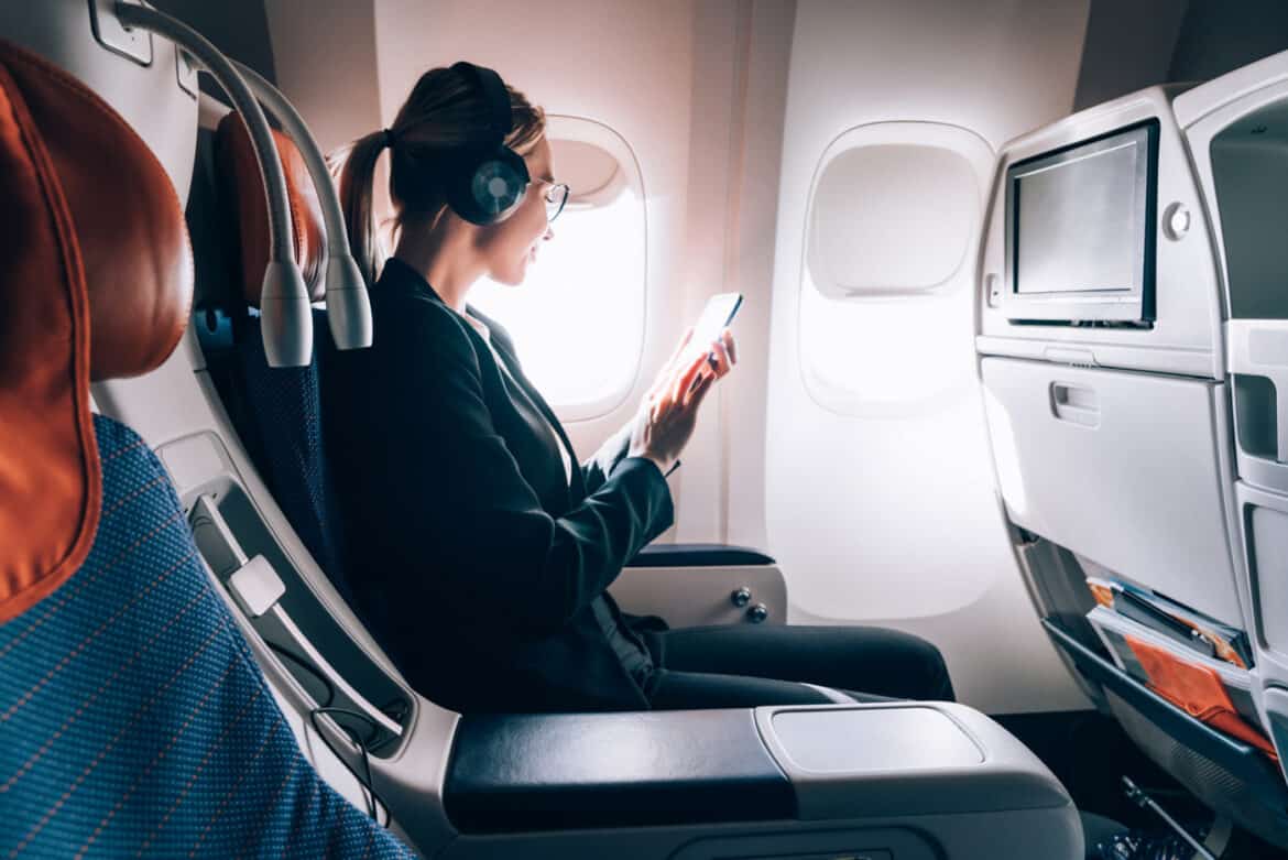32 Tips for First Time Flyers with Anxiety: How to Calm Your Nerves