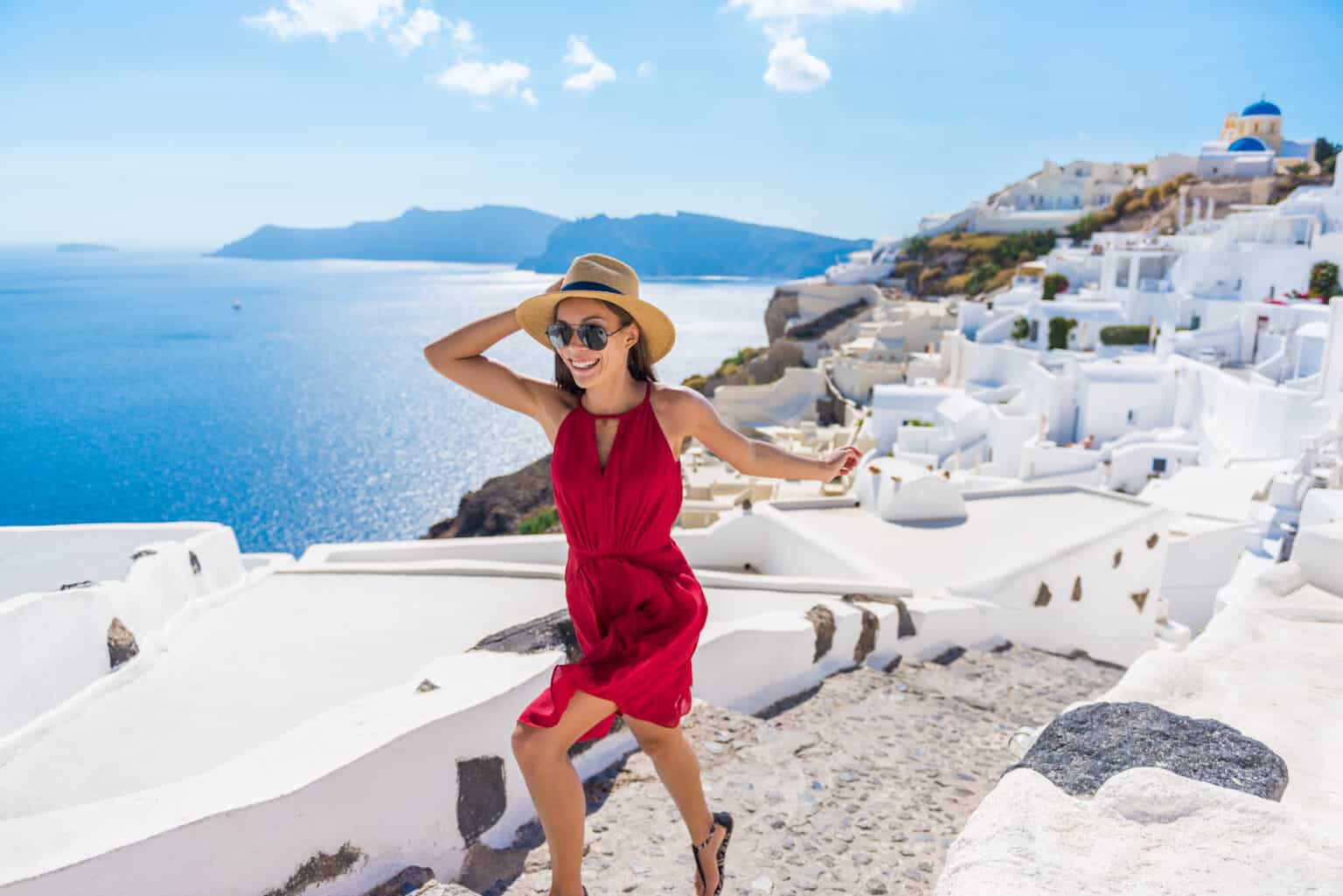 The Best Travel Outfits for Women: The Ultimate Guide to Looking Cute ...